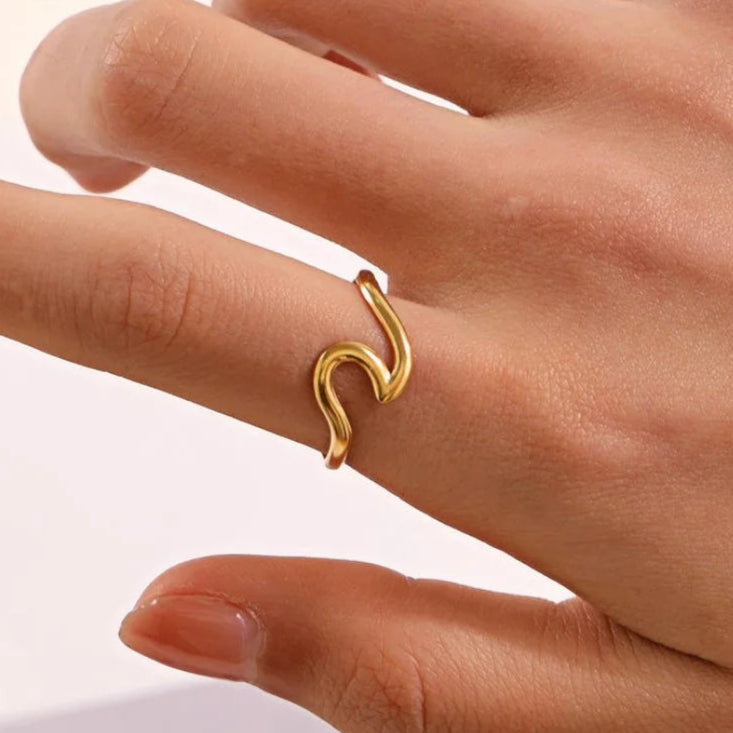 Wave Ring – Kozy Egypt